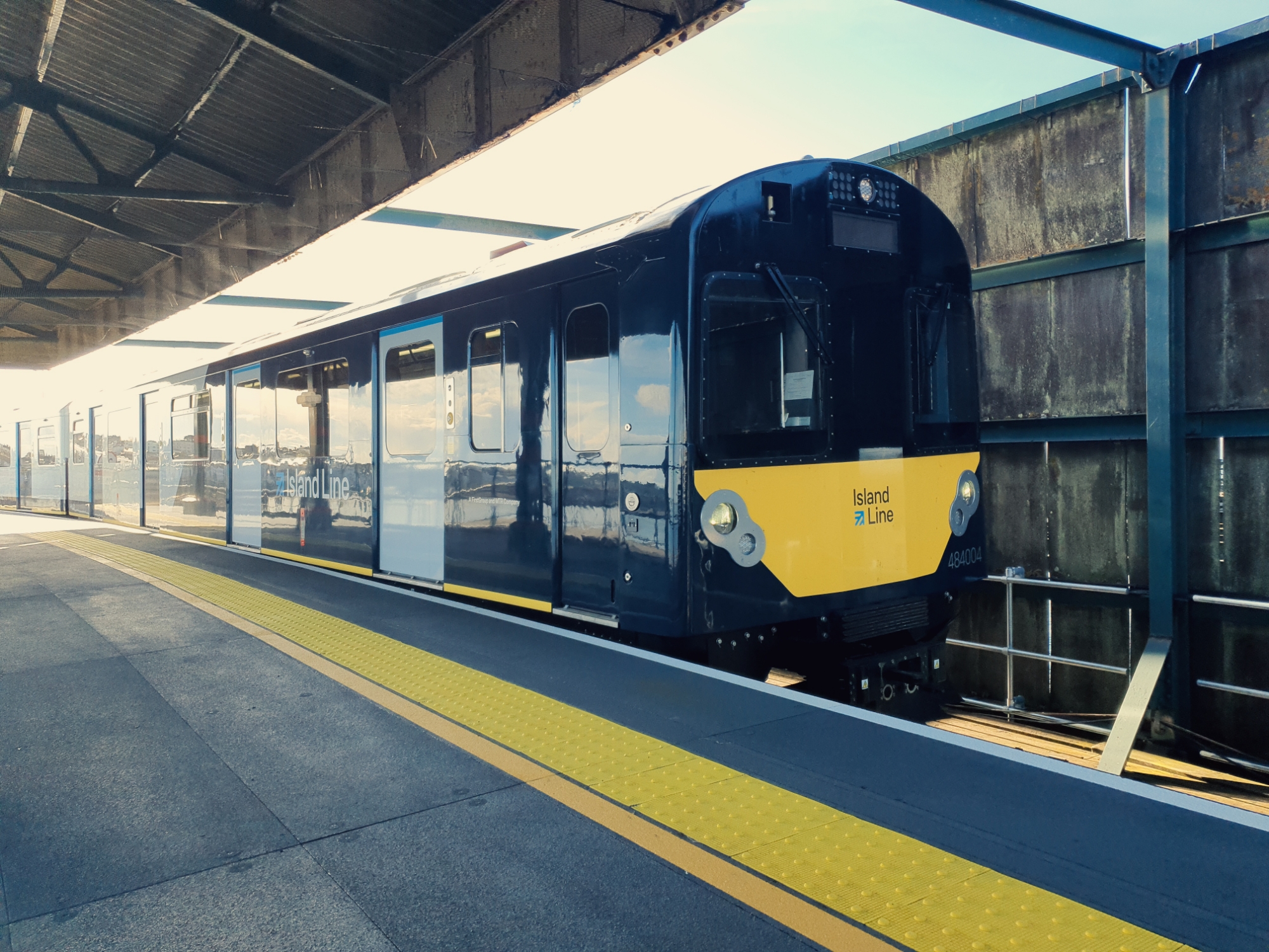 Travelling the Best London Train outside London – Hampshire Bus Update